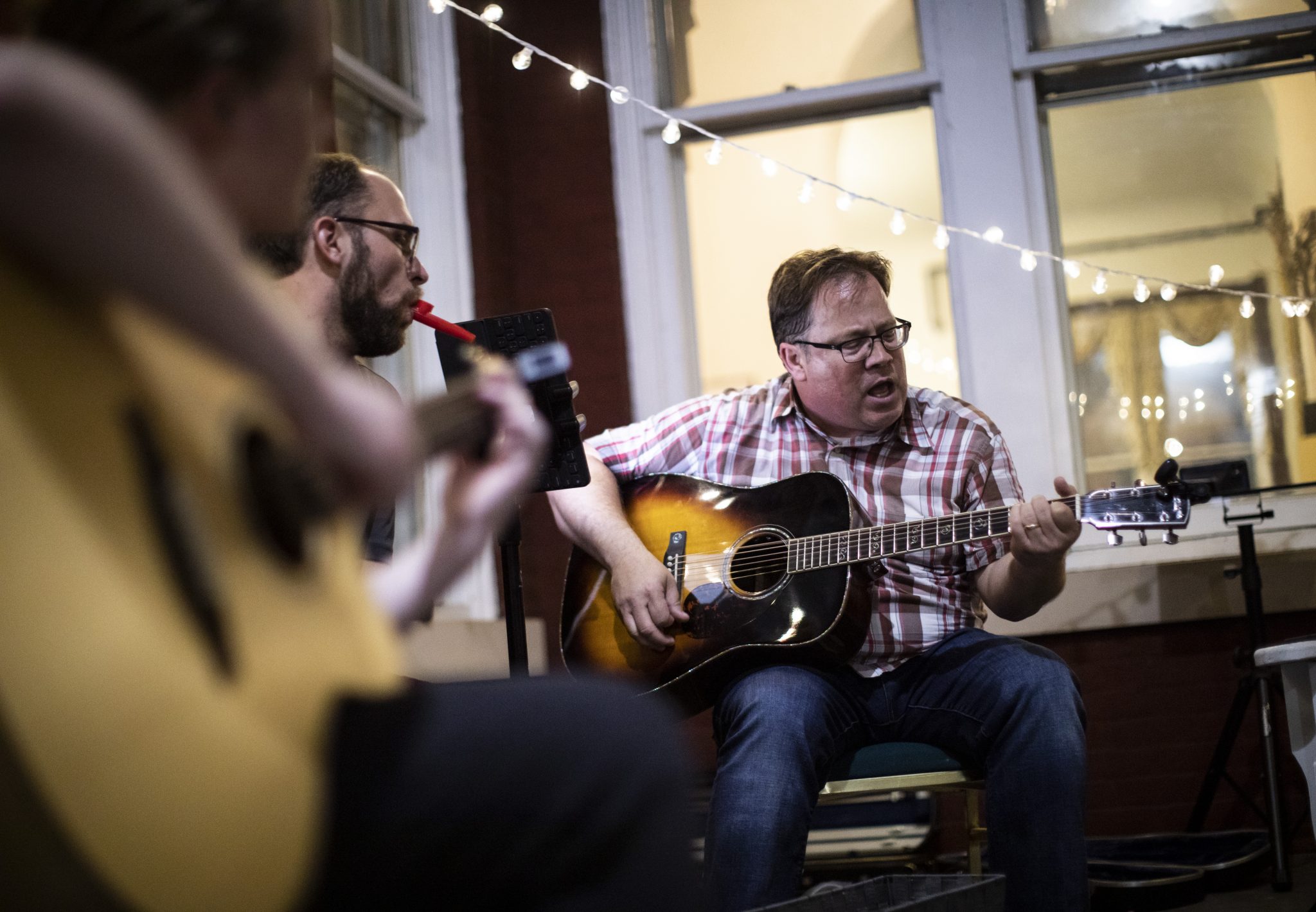 Artist In Residence Jason Deere Hosts Porchlight Music Series ...